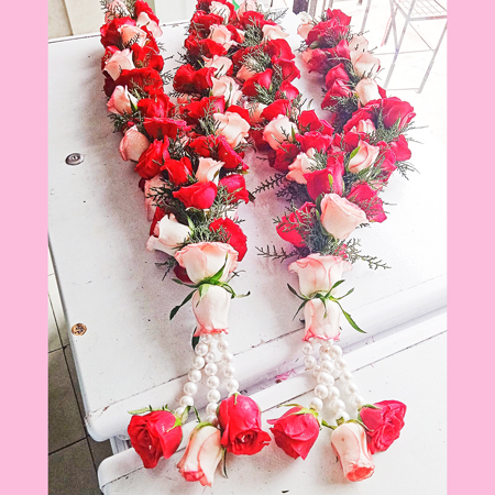 Order Fresh Red Pink Roses Jai Mala Online | Kanpur Gifts